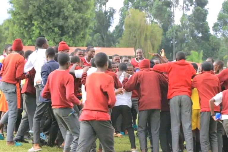 Kabungut Boys closed indefinitely after student strike over food ...