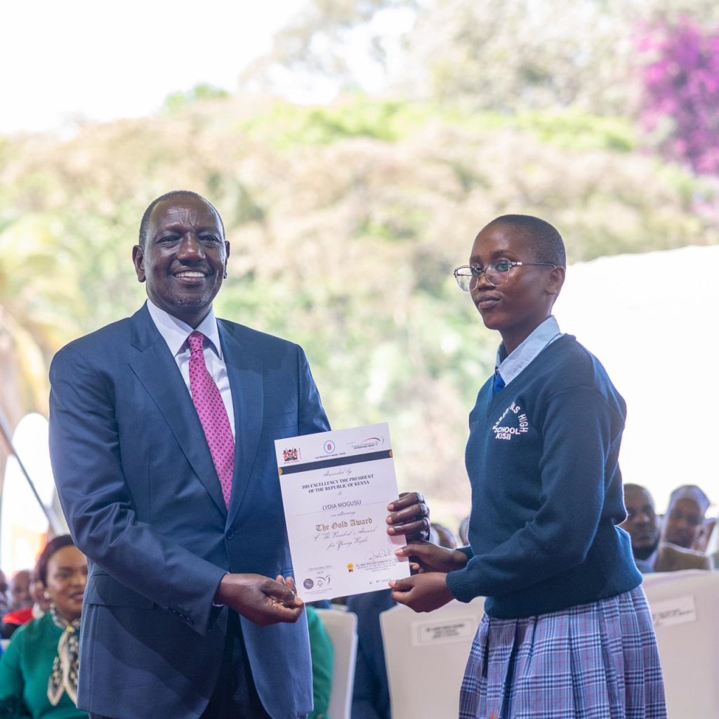 Kitale man abandons 120‑hour tree‑hugging bid for daughter’s fees